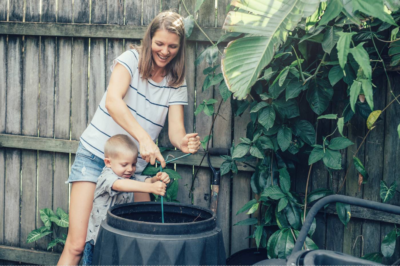 Composting Tips for Kids and Families – Happiest Baby Australia